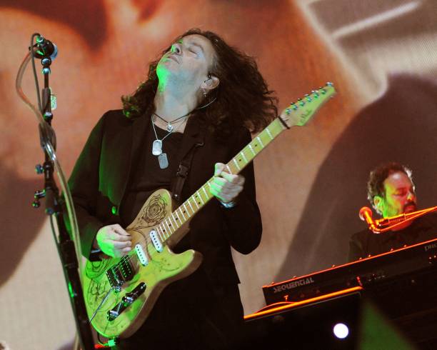 Dave Kilminster (born January 25, 1962), British Guitarist, vocalist ...