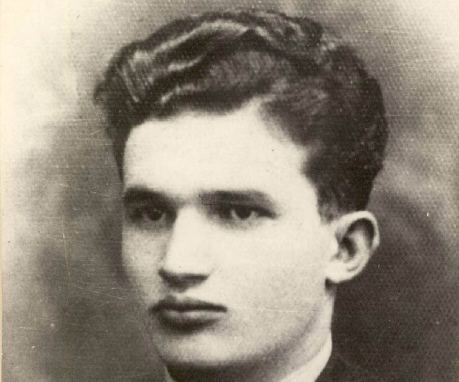 Nicolae Ceausescu (January 26, 1918 — December 25, 1989), Romanian ...